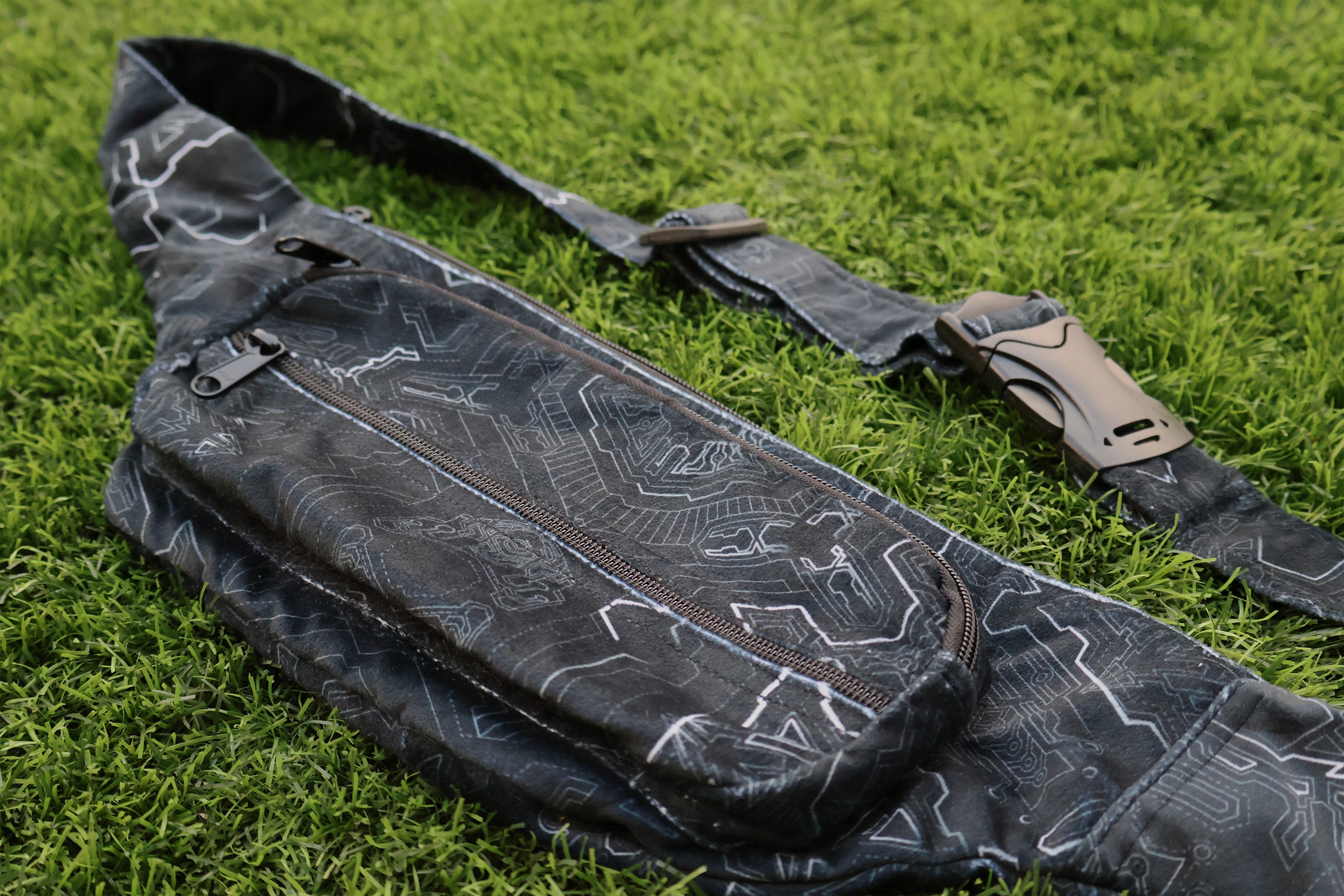 Exploding Universe Flow Pack – Eternal Knot Apparel